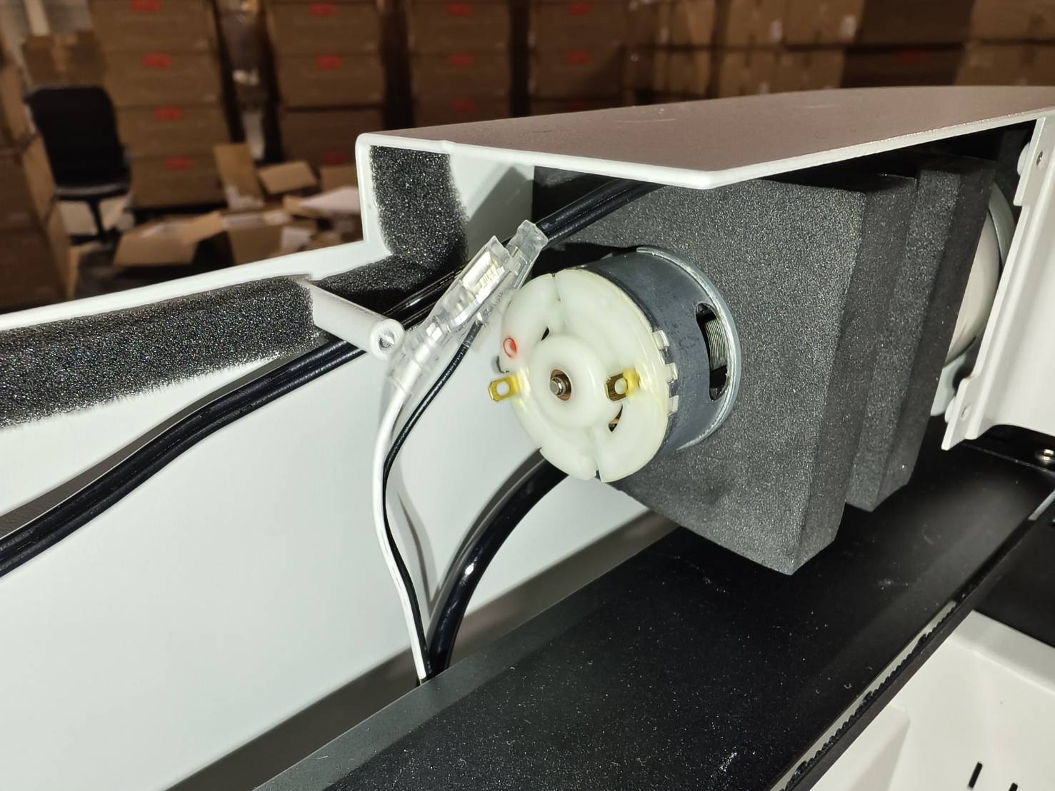 Ador - Guida alla sostituzione della pompa dell'aria – FLUX Help Center